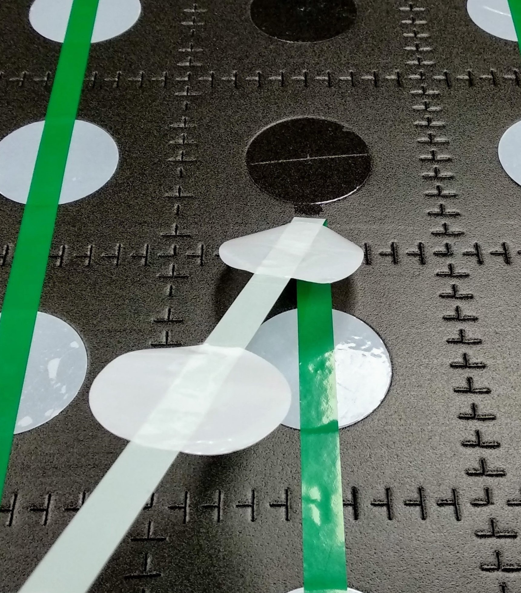 Sistema de fijación de suelos Flexicel UF HD (Under Floor) de Flexicel. Removible. Fijación ...